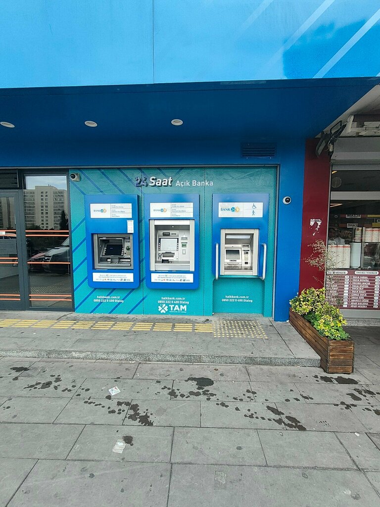 ATM'ler Halkbank, İstanbul, foto