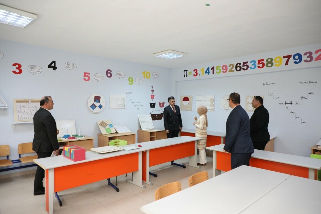 Ortaokul 100. Yıl Ortaokulu, Çamaş, foto