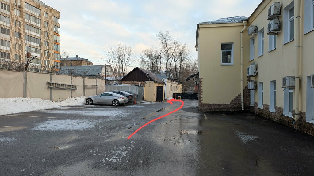 Yardım toplama noktası Благодарный шкаф, Moskova, foto