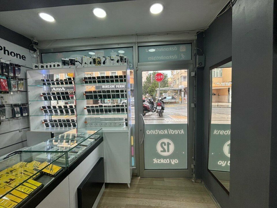 Cep telefonu ve aksesuarları satış mağazaları Özkan İletişim, İstanbul, foto