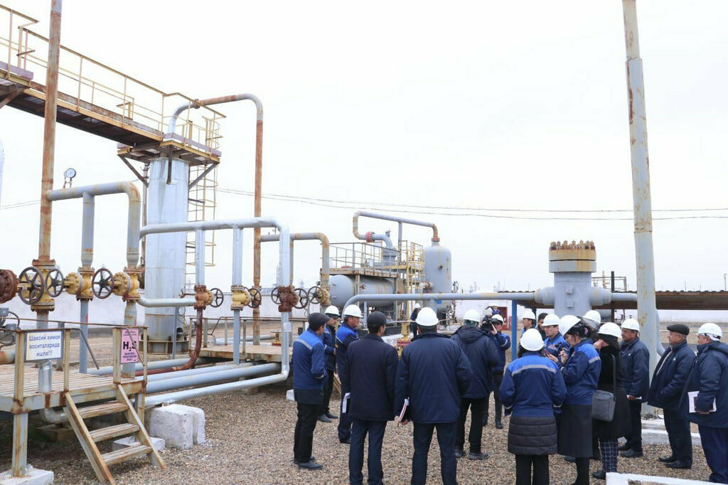 Yüksekokul Bukhara College of oil and gas industry, Buhara, foto