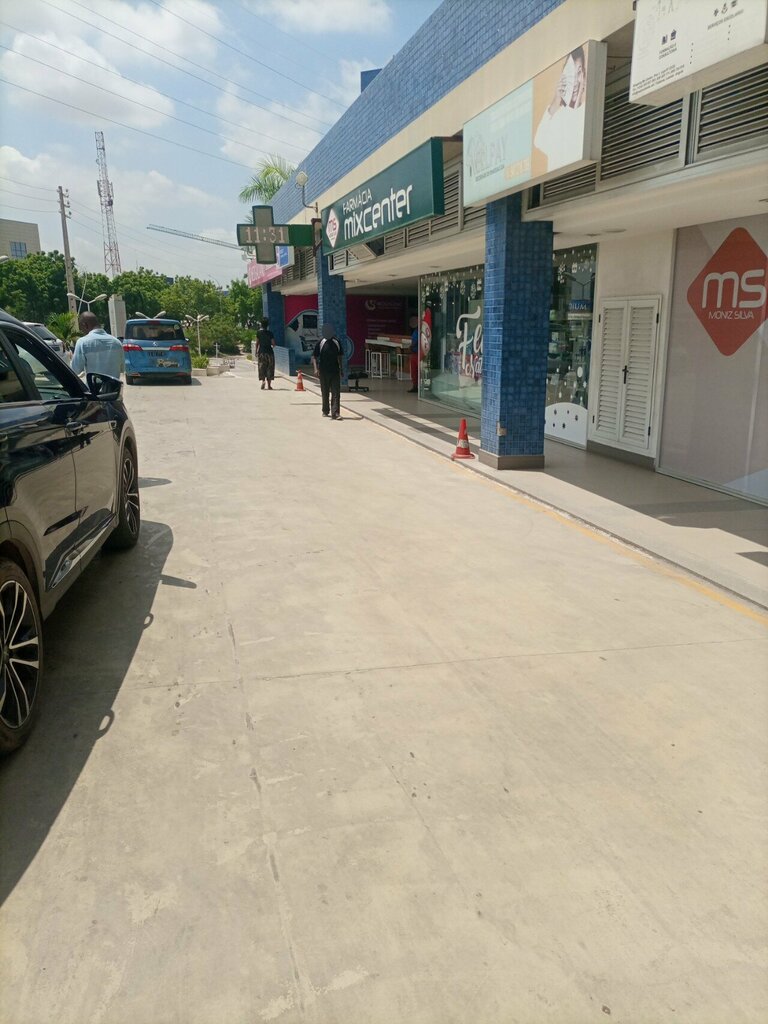 Tıp merkezleri ve klinikler Mix Center, Loanda, foto