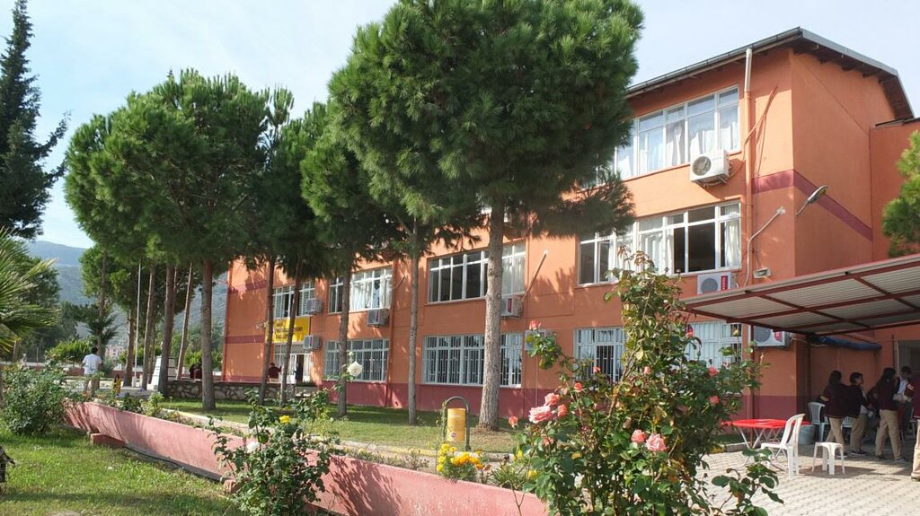 Lise Finike Gıyaseddin Keyhüsrev Anadolu Lisesi, Finike, foto