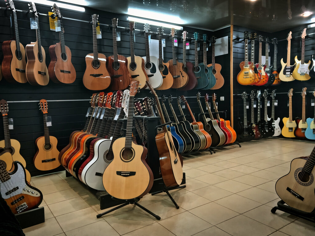 Enstrüman mağazaları Fox Guitars, Saint‑Petersburg, foto