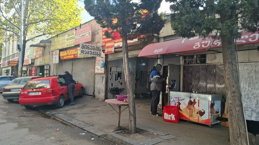 Araç camlarının renklendirilmesi მინების დამუქება, Tiflis, foto