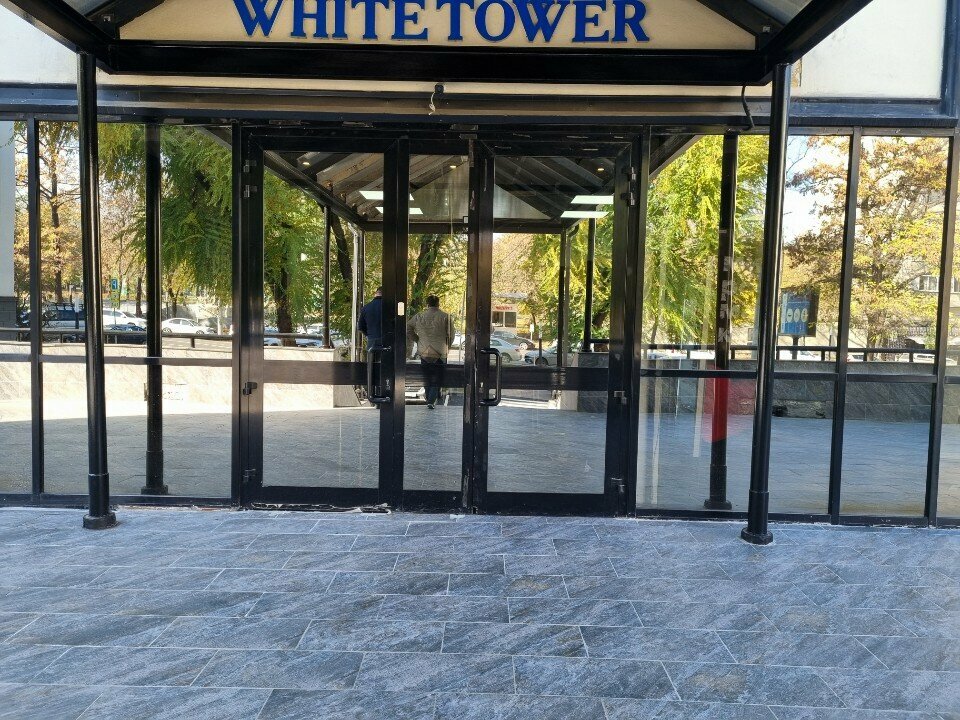 i̇ş merkezi Uayt Tauer Interneshnl, Almatı, foto