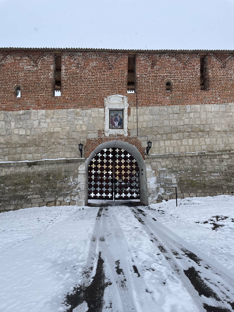 Turistik yerler Trinity Gate, Zaraysk, foto