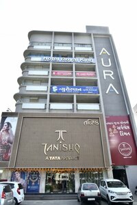 Hotel Royal King by Sky Stays (State of Gujarat, Ahmedabad Sardar Vallabhbhai Patel International Airport), otel  Ahmadabad'dan