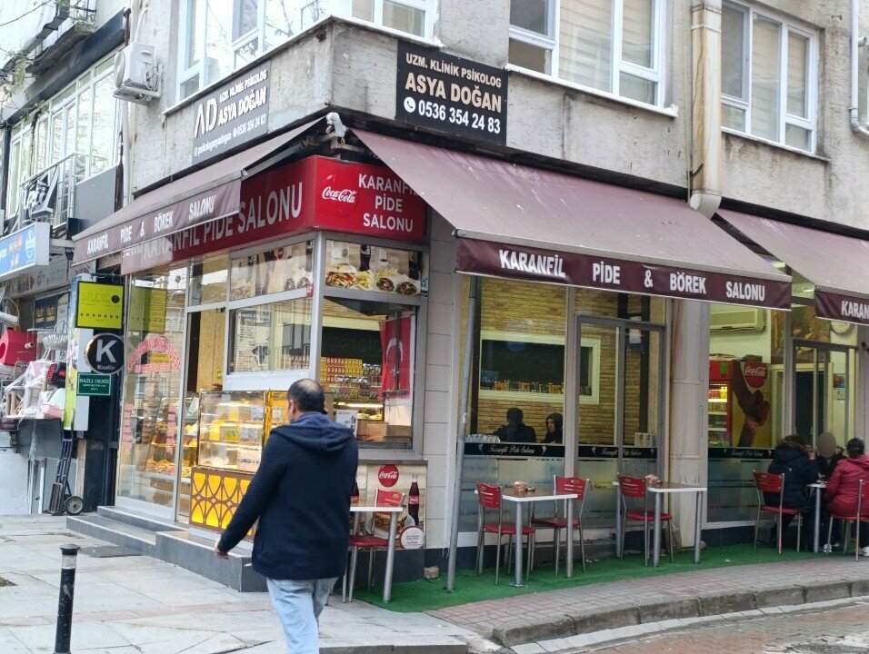 Kafe Karanfil Pide Salonu, İstanbul, foto