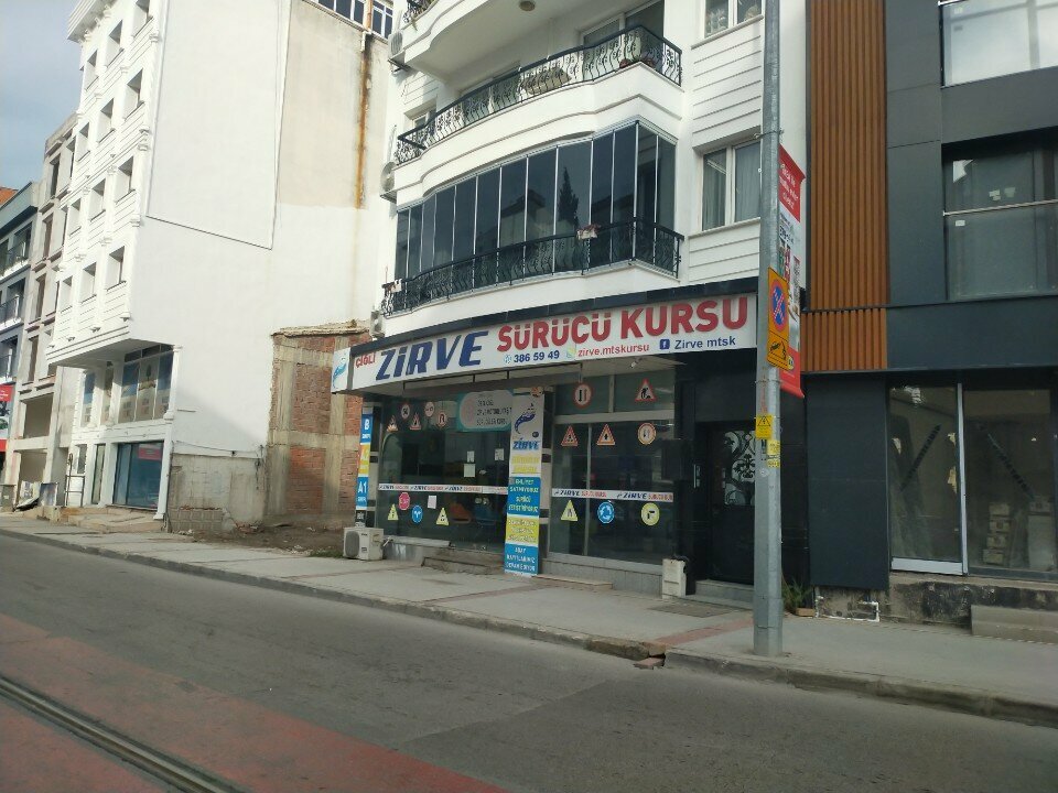 Sürücü kursları Zirve Sürücü Kursu - Çiğli, İzmir, foto