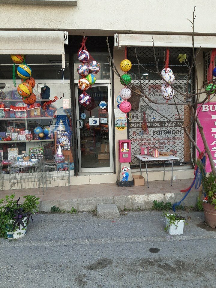 Kırtasiyeler Buse Kırtasiye, İzmir, foto