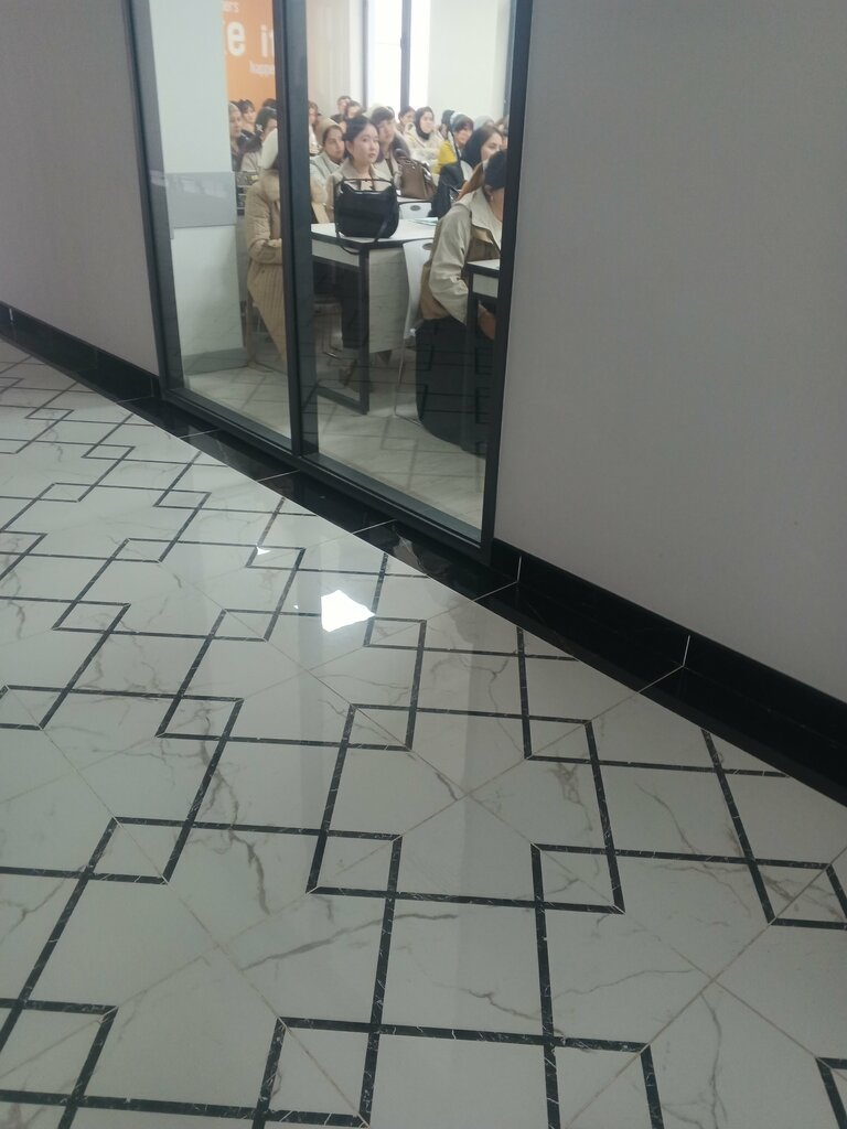 Üniversiteler Termez University of Economics and Service, Termez, foto