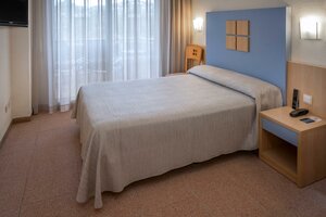 Caprici Beach Hotel & SPA (Comunidad Autònoma de Cataluña, provincia de Barcelona, Santa Susanna), otel  Santa Susana'dan