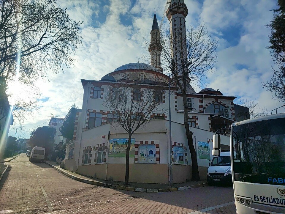 Dini kurslar Kevser Cami Kuran Kursu, İstanbul, foto