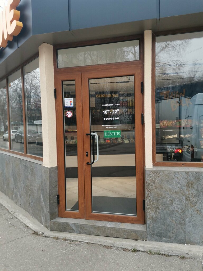 Bira dükkanı Traian Beer, Kişinev, foto