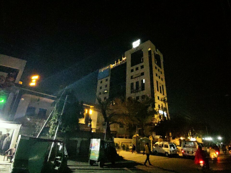 Otoparklar Hotel Gulberg Inn's, Lahor, foto