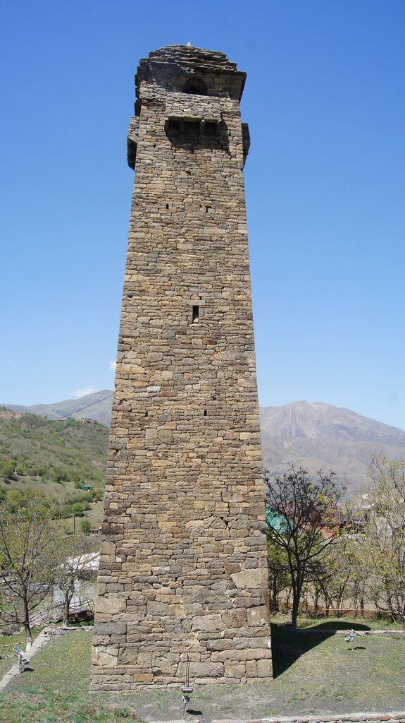 Turistik yerler Боевая башня Дёре, Çeçen Cumhuriyeti, foto