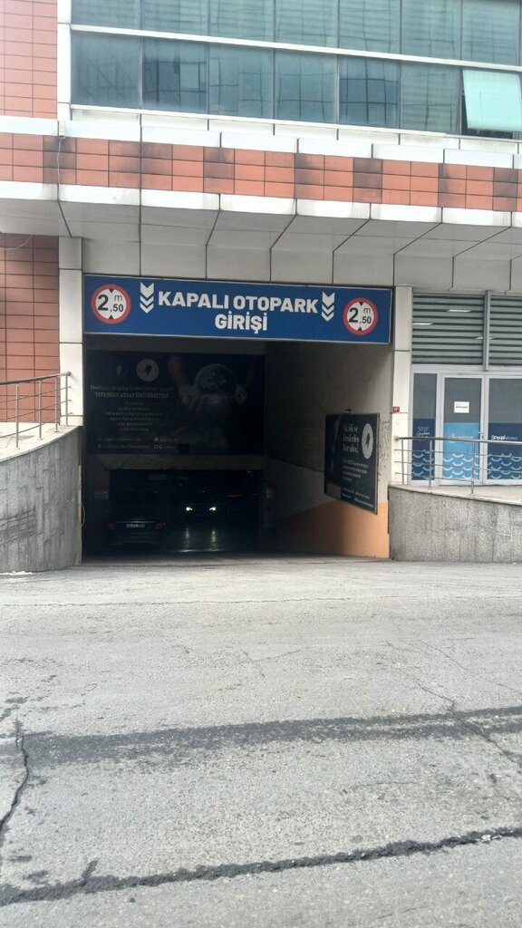 Otopark alanı Medicine Hospital Otoparkı, İstanbul, foto