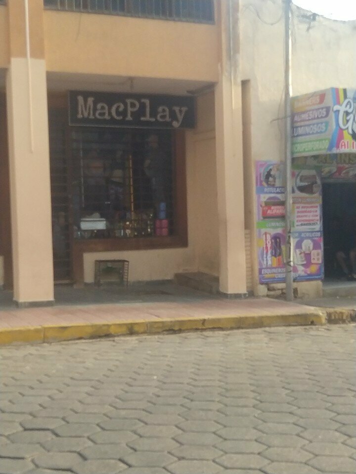 Market Macplay, Santa‑Krus, foto