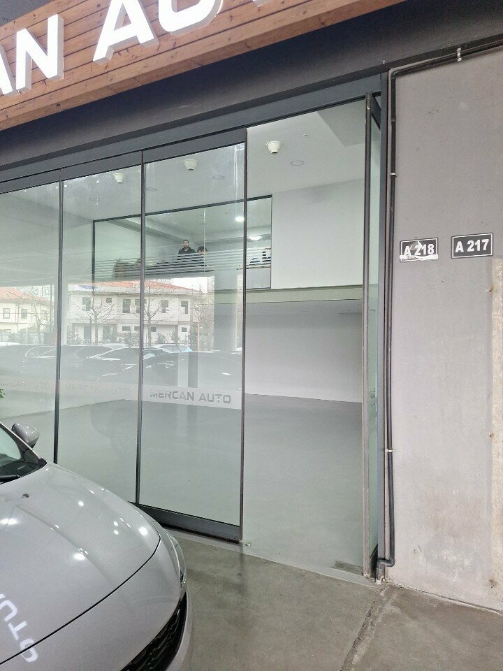 Otomobil satış galerileri Mercan Auto, İstanbul, foto