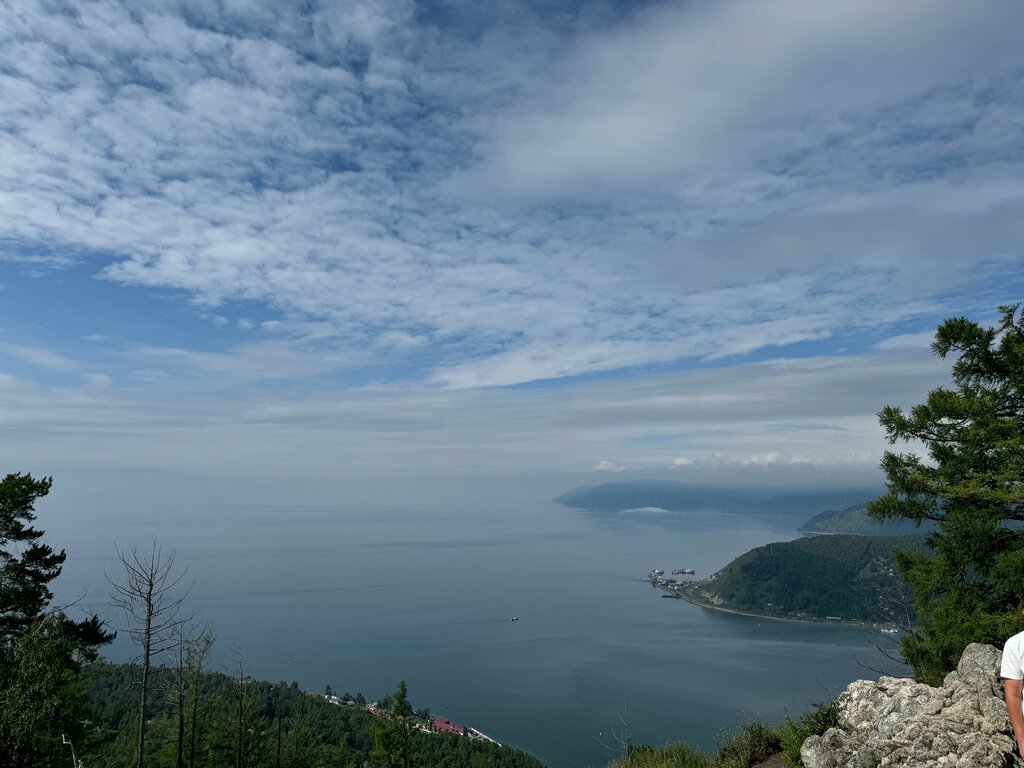 Dağ zirvesi Мыс Толстый, İrkutskaya oblastı, foto