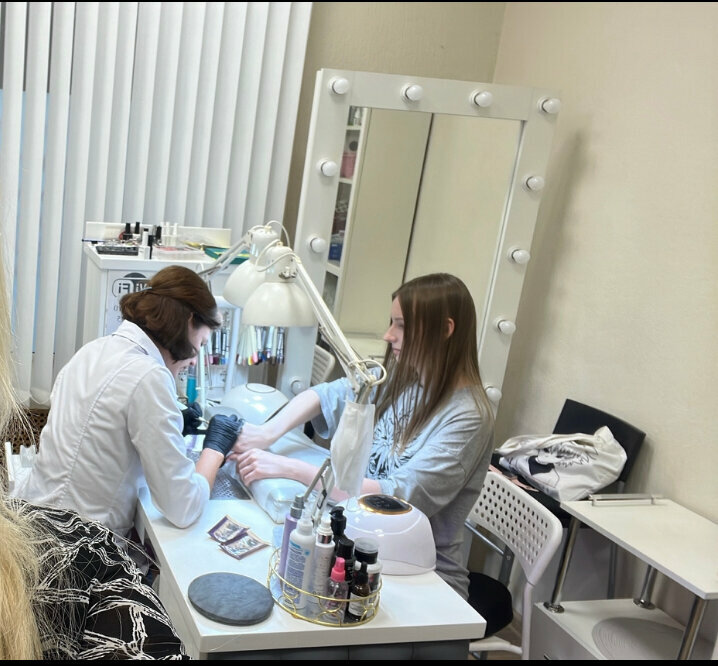 Kuaför meslek eğitimi Moda nails school, Liubertsy, foto