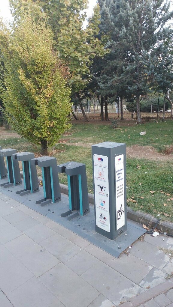 Bisiklet kiralama Ankara Büyükşehir Belediyesi Ümitköy Metro Elektrikli Bisiklet İstasyonu, Ankara, foto