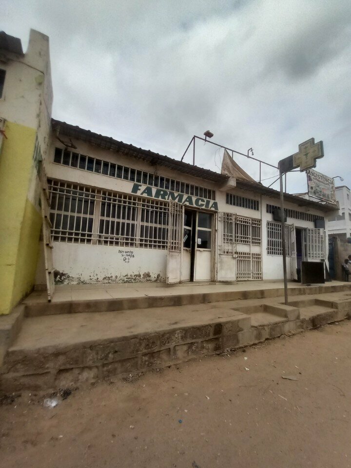 Eczaneler Farmácia, Loanda, foto