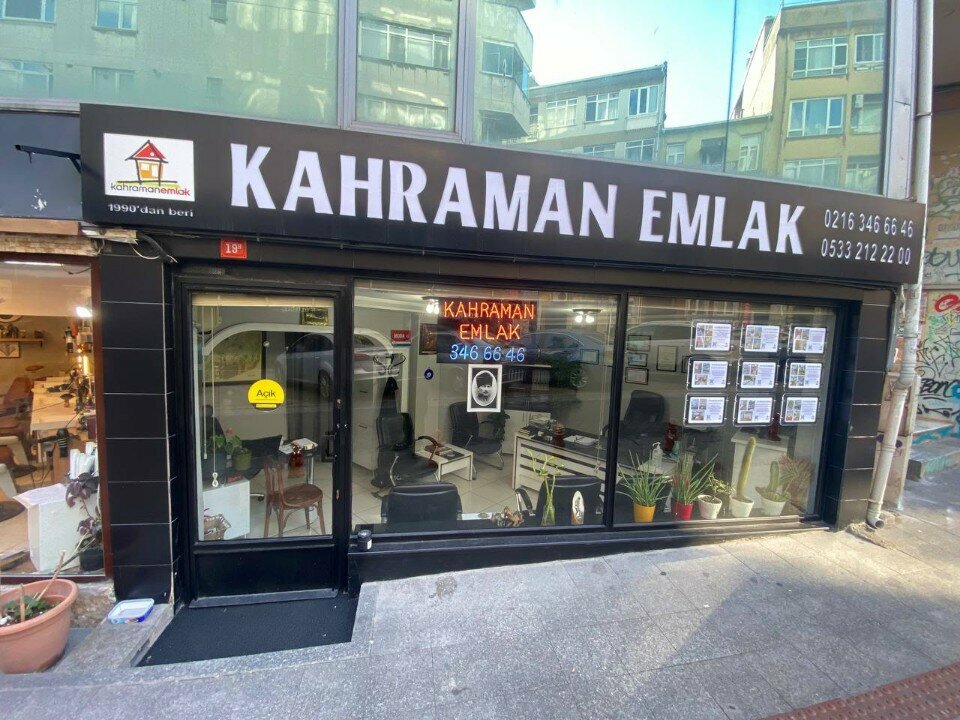 Emlak ofisi Kahraman Emlak, İstanbul, foto