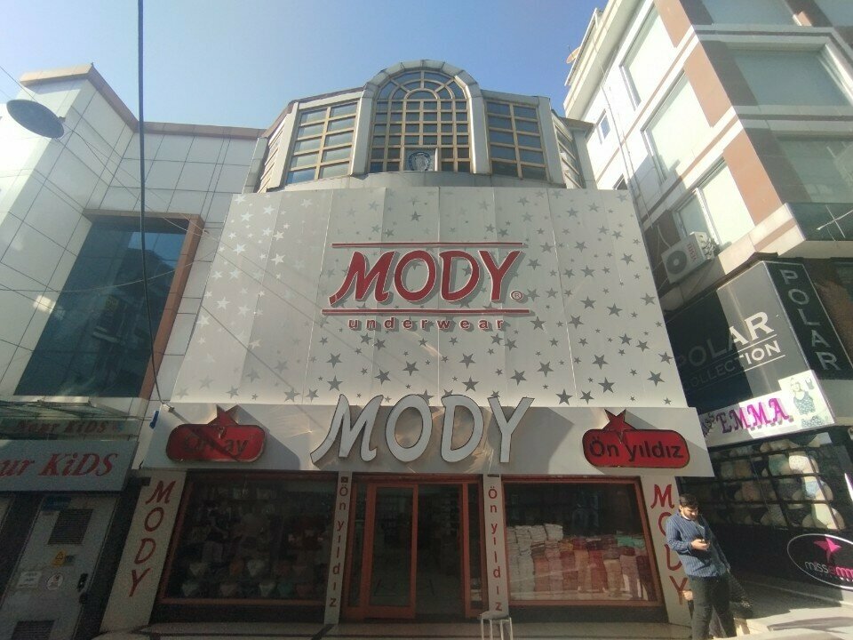 i̇ç giyim ve mayo mağazası Önay Mody Önyıldız, İstanbul, foto