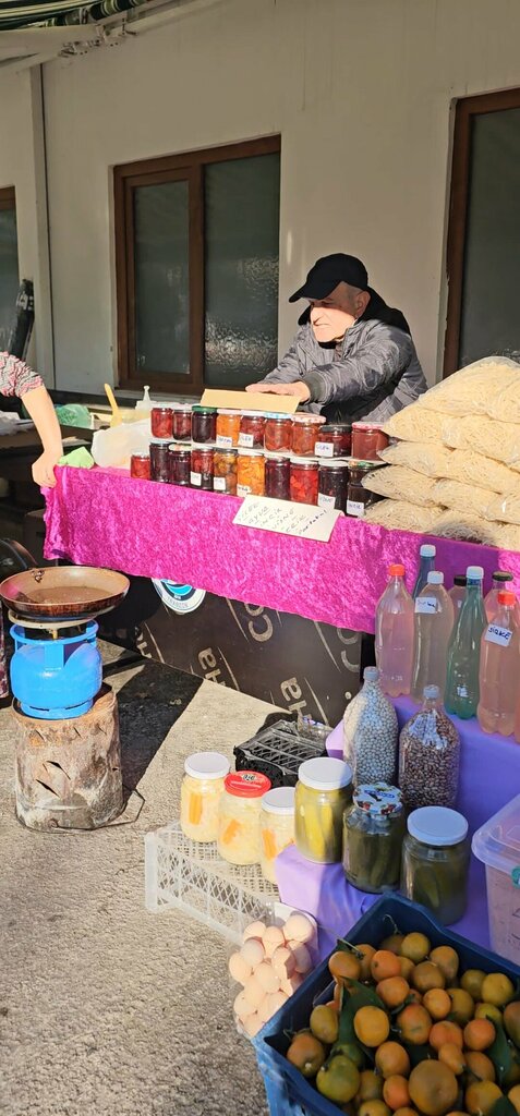 Pazarlar ve çarşılar Kireçhane Köylü Pazarı, Ortahisar, foto