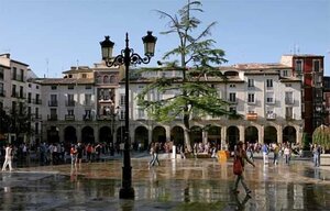 Hostal Rioja Condestable (Calle Doctores Castroviejo No:5, Logroño), otel  Logrono'dan