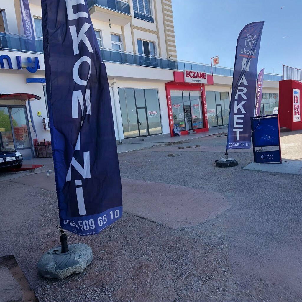 Eczaneler Üniversite Eczanesi, Sivas, foto