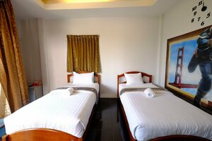 Sixty Nine Resort (Nakhon Phanon), otel  Nakhon Phanom'dan