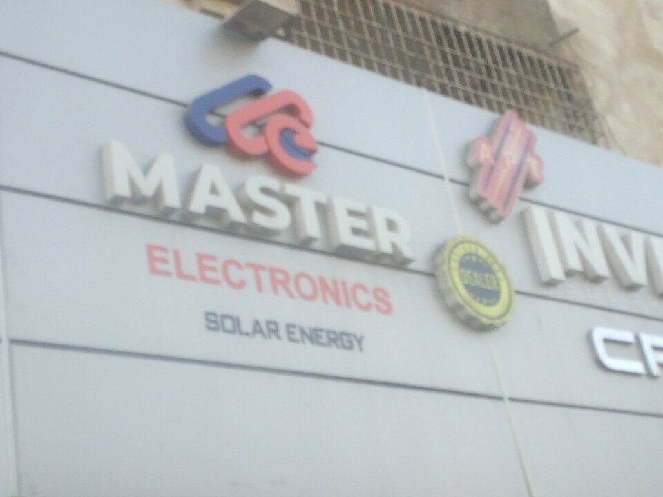 Akümülatör ve şarj cihazları Master Electronics, Karaçi, foto