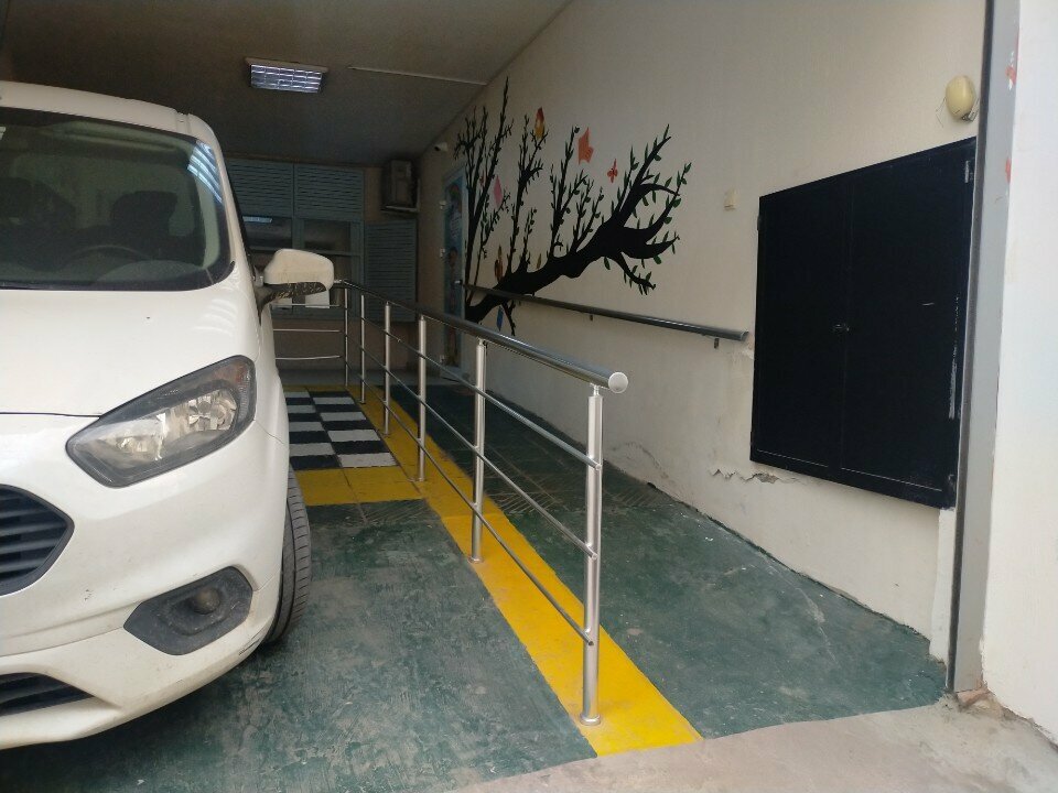 Sosyal rehabilitasyon merkezi Özel Yaşam Çiçeğim Özel Eğitim Ve Rehabilitasyon Merkezi, İzmir, foto
