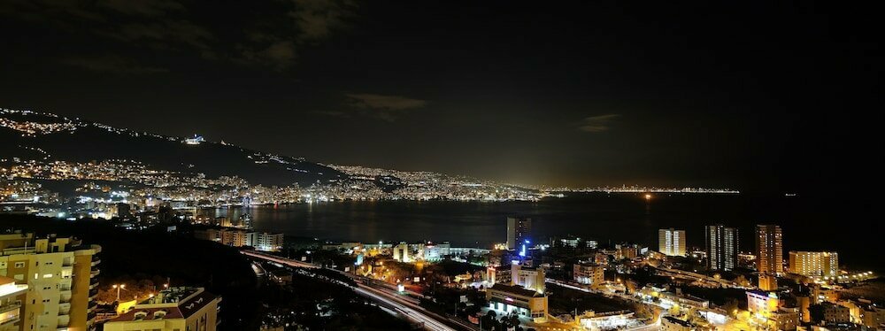 Otel Burj on Bay Hotel, Juniya, foto