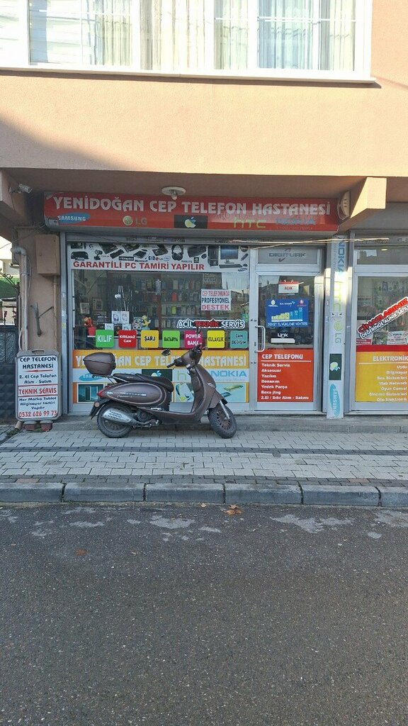 Cep telefonu ve aksesuarları satış mağazaları Yenidoğan Cep telefon hastanesi, İstanbul, foto