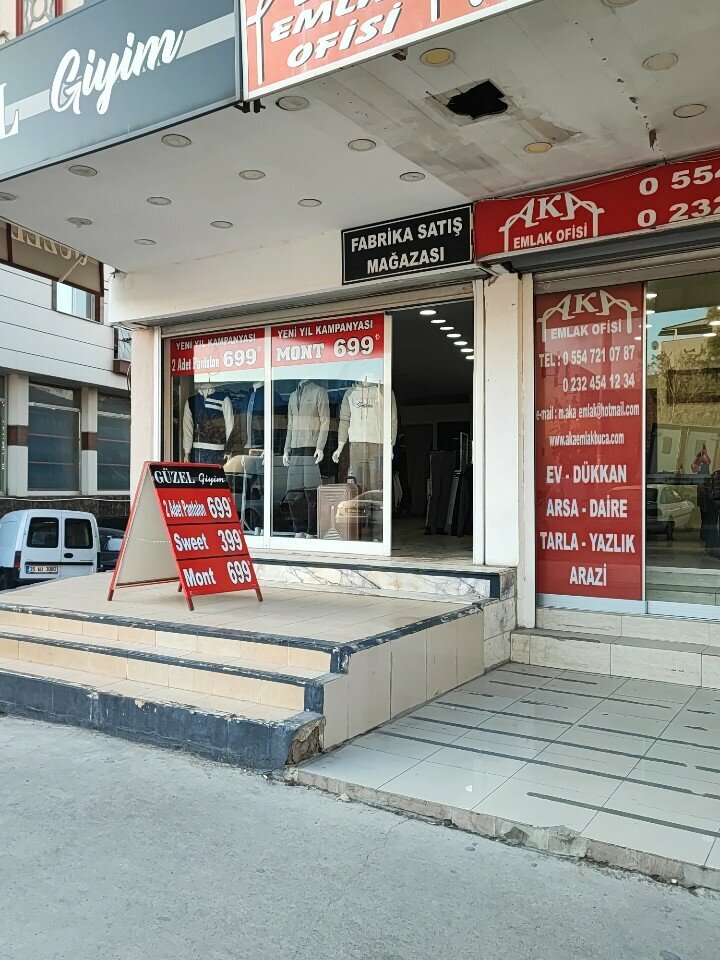 Giyim mağazası Güzel Giyim, İzmir, foto