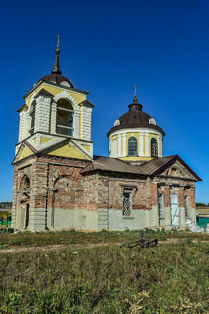 Ortodoks kiliseleri Tserkov Petra i Pavla V Tankino, Tataristan, foto
