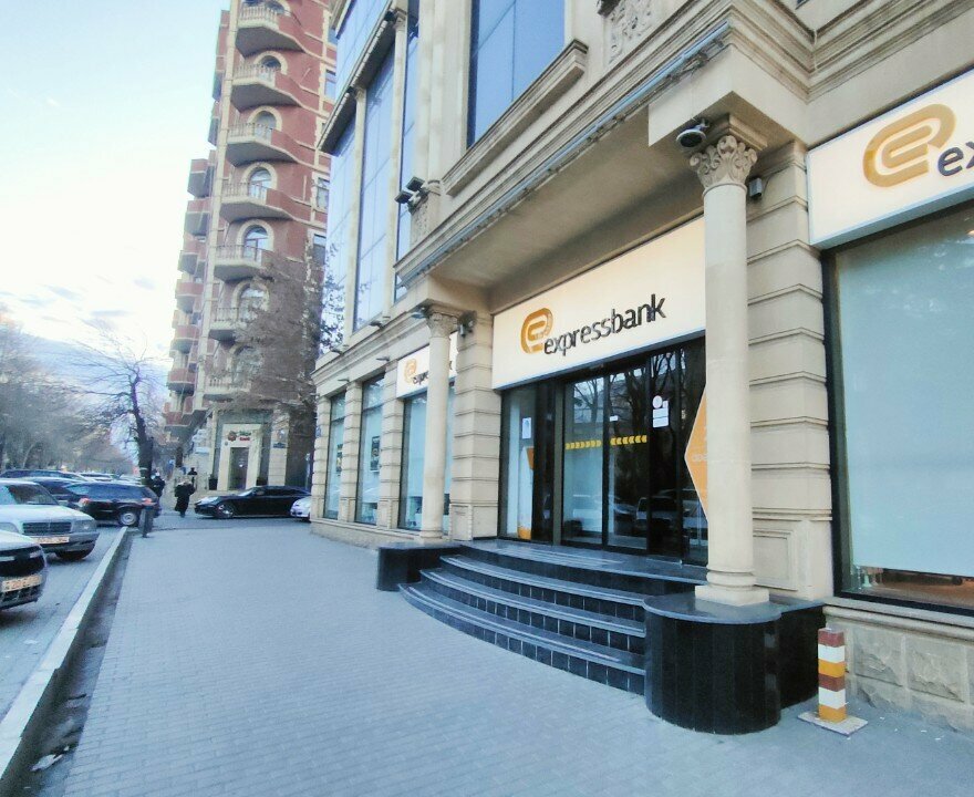 Banka Expressbank, Gence, foto