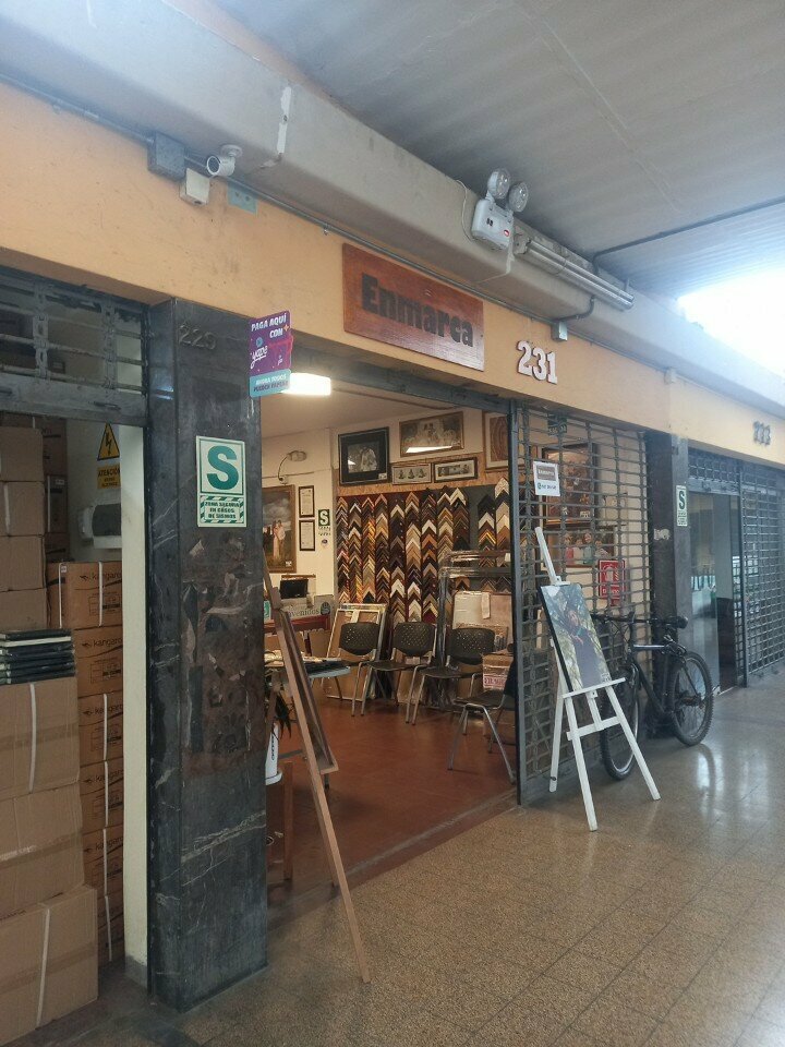 Giyim mağazası Enmarca, Lima, foto