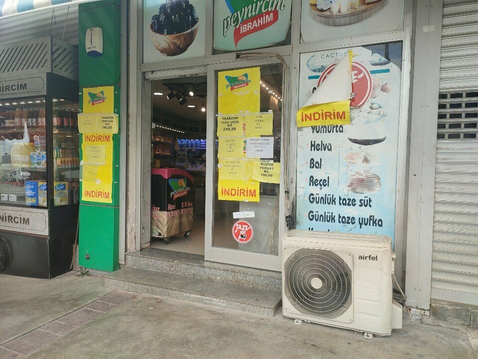 Süt ürünleri satış mağazaları Peynircim İbrahim, İzmir, foto