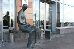 Менеджер (Aptekarskaya Embankment No:20), park, sokak heykeli  Saint‑Petersburg'dan