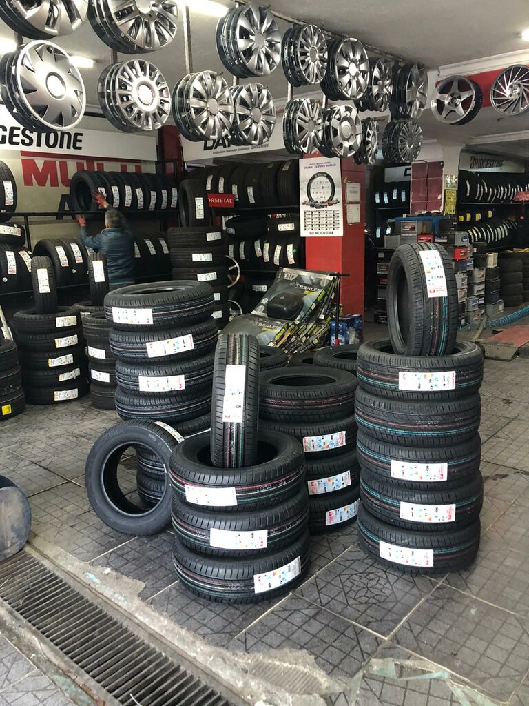 Oto lastik tamiri Mert Oto Lastik, İzmir, foto