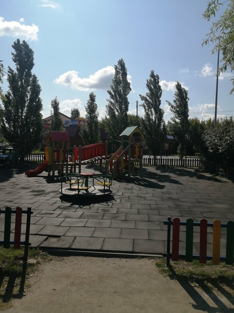 Oyun alanı Playground, Tümen (Tiumenskaya) oblastı, foto