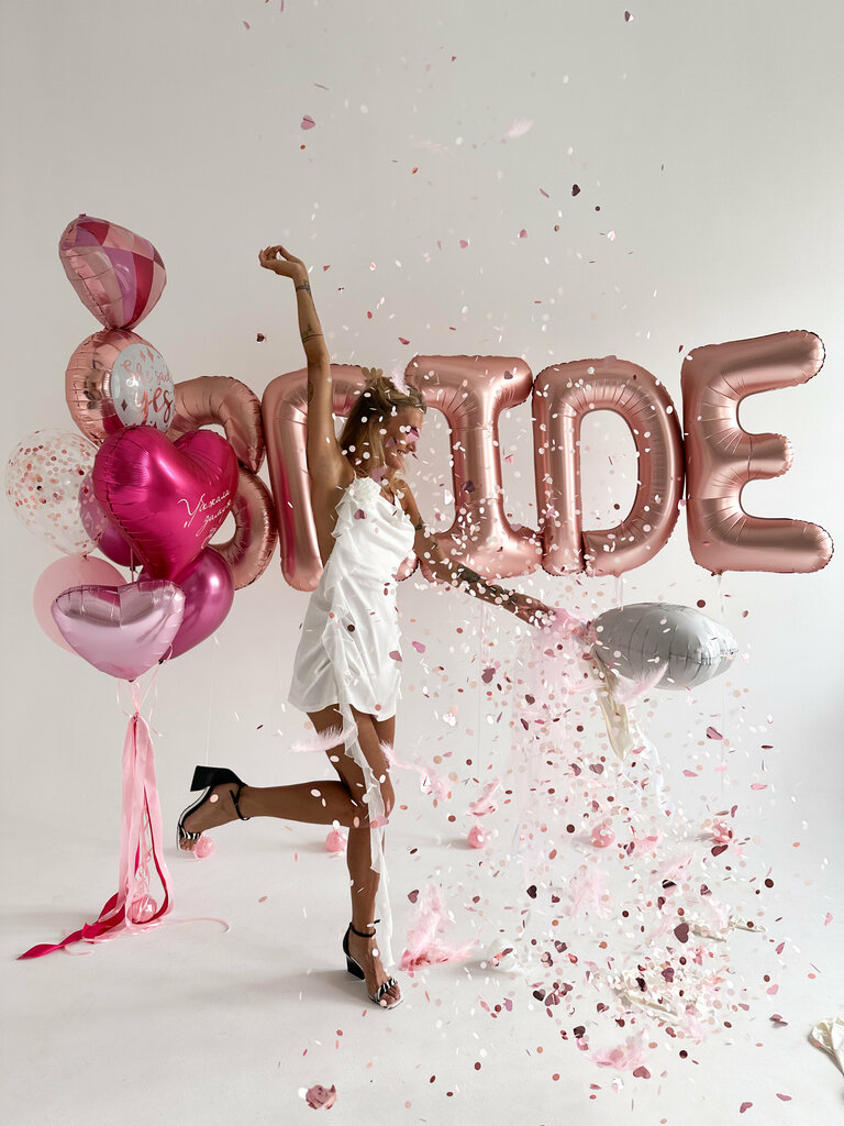 Kutlama ürünleri Balloonza, Moskova, foto