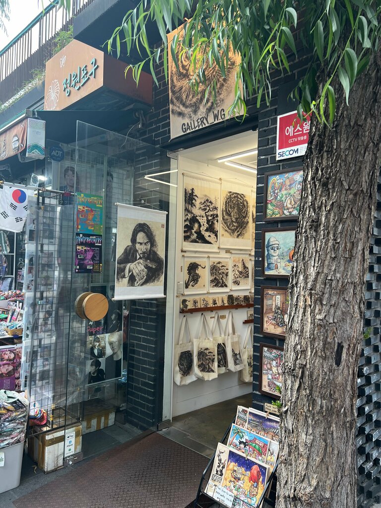 Metro istasyonu Myeongdong subway station, Seul, foto