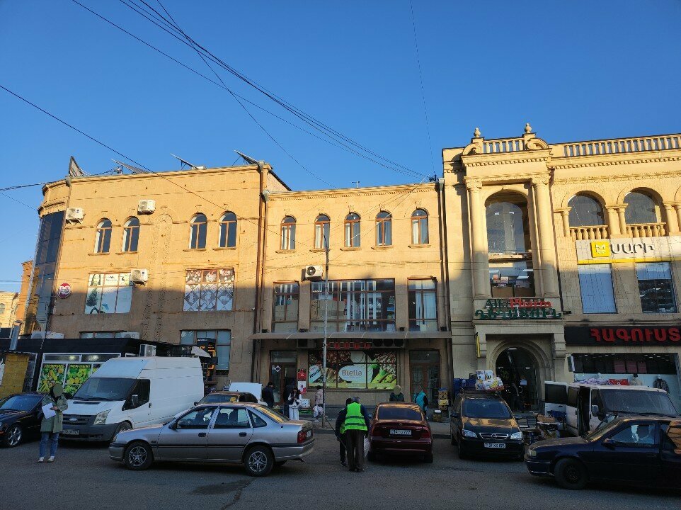 Market Basen, Gümrü, foto