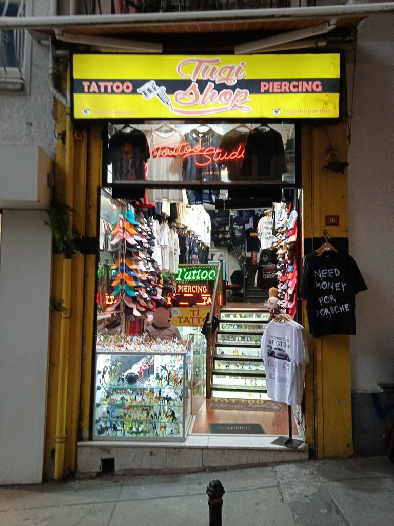 Giyim mağazası Tugi Shop & Ti Tattoo 2, İstanbul, foto